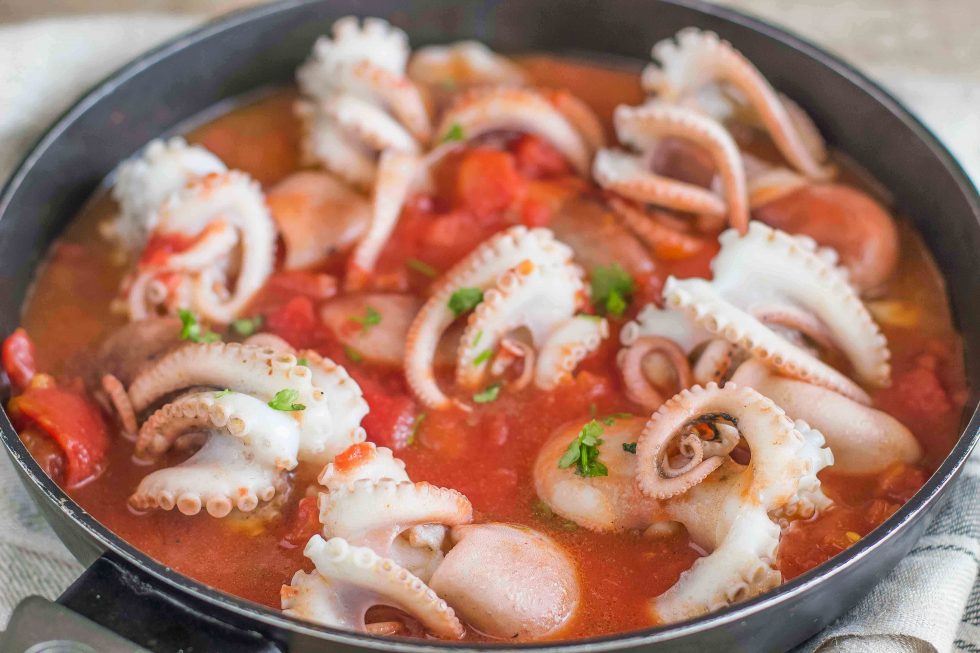 Polipetti affogati: ricetta in umido o al sugo | Agrodolce