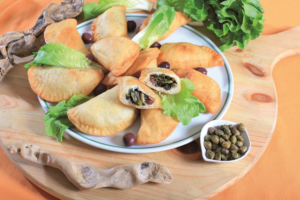Ricetta Calzoni fritti con scarola | Agrodolce