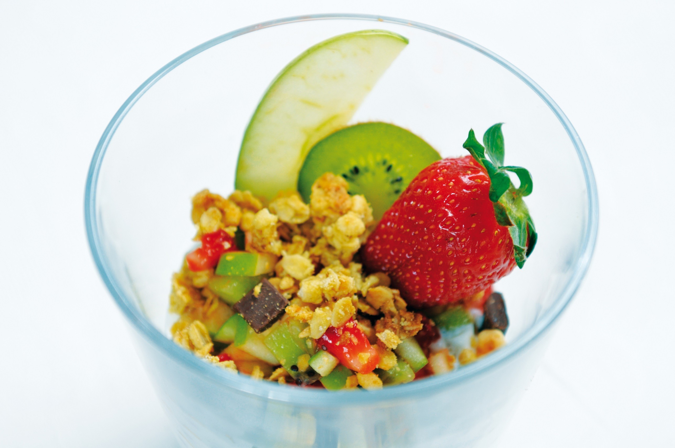 Ricetta Coppa di yogurt con muesli e frutta fresca | Agrodolce