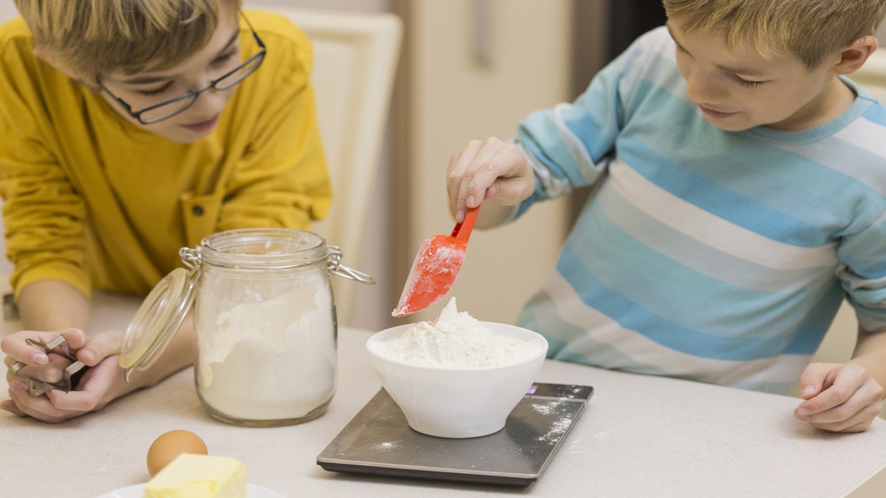 Pesare gli ingredienti senza bilancia: come si fa | Agrodolce